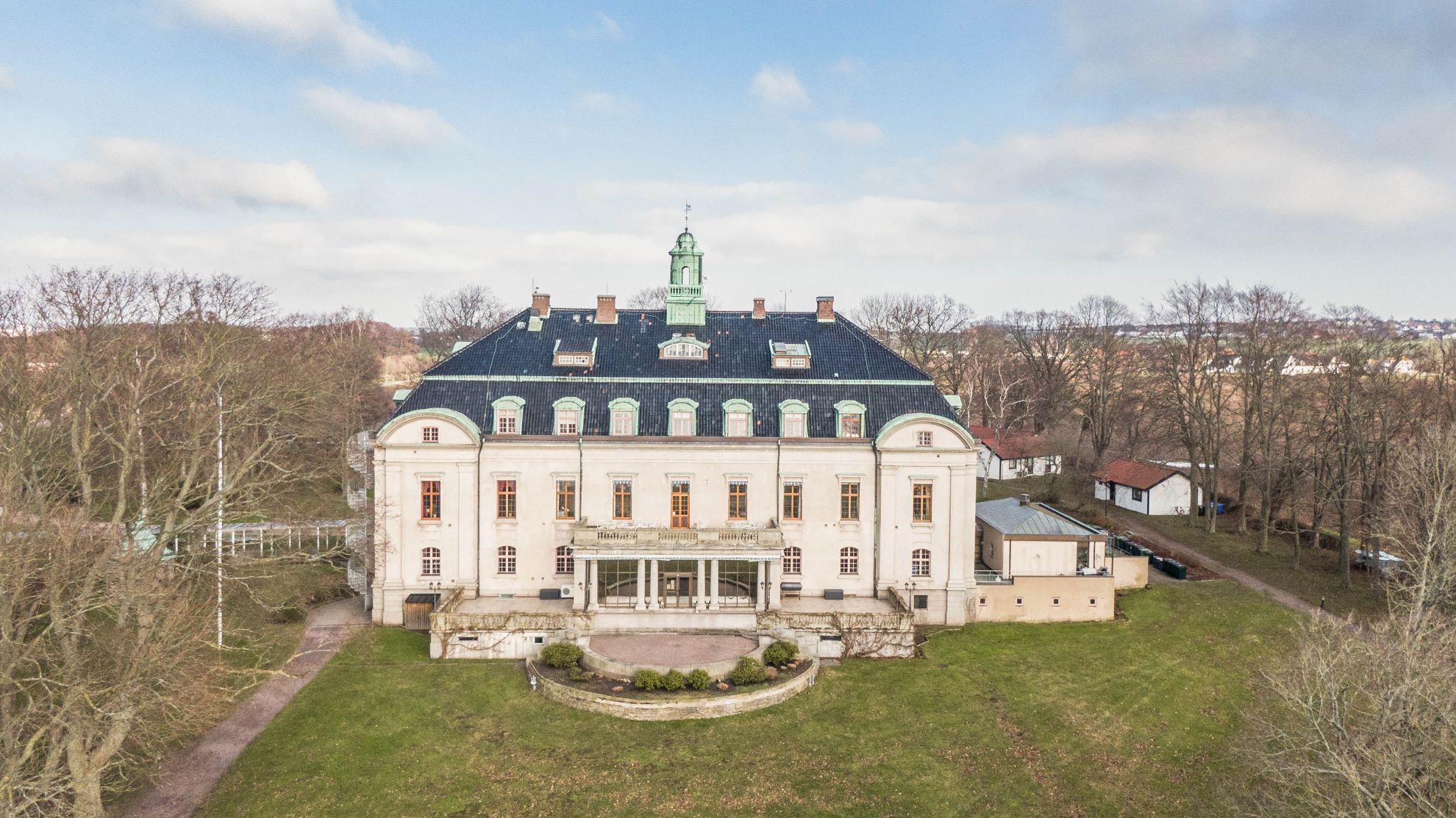 Catella rådgivare till Bantorget vid avyttring av Örenäs Slott - Catella